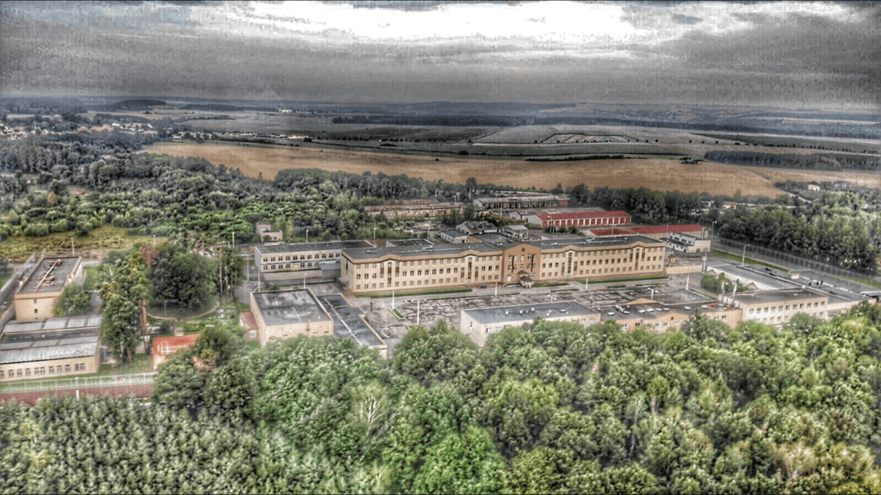 Odsouzení z jiřické věznice pomáhají Dětskému centru v Milovicích ...