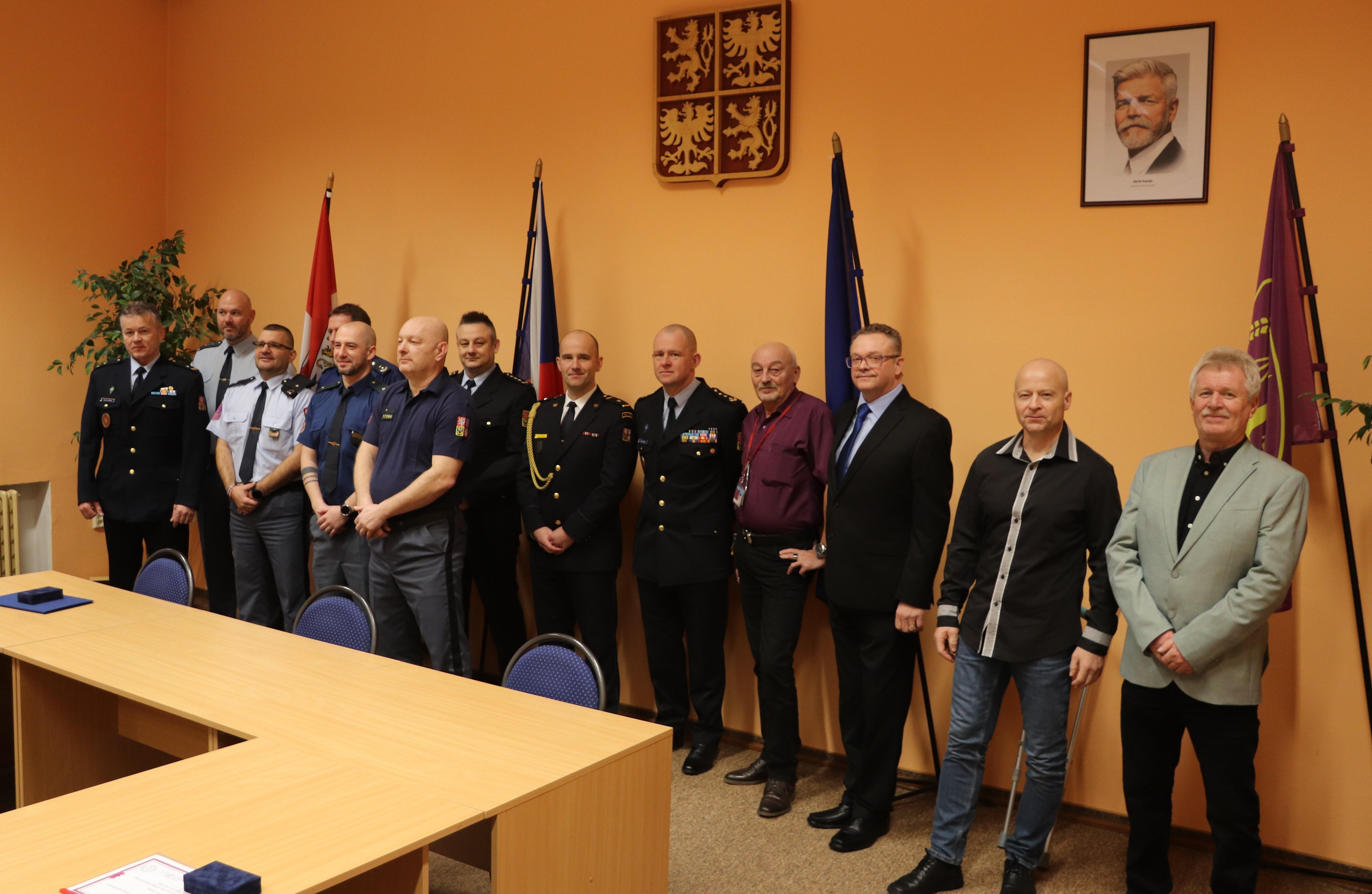 Ocenění vybraných zaměstnanců a příslušníků VS ČR | Vězeňská služba ...